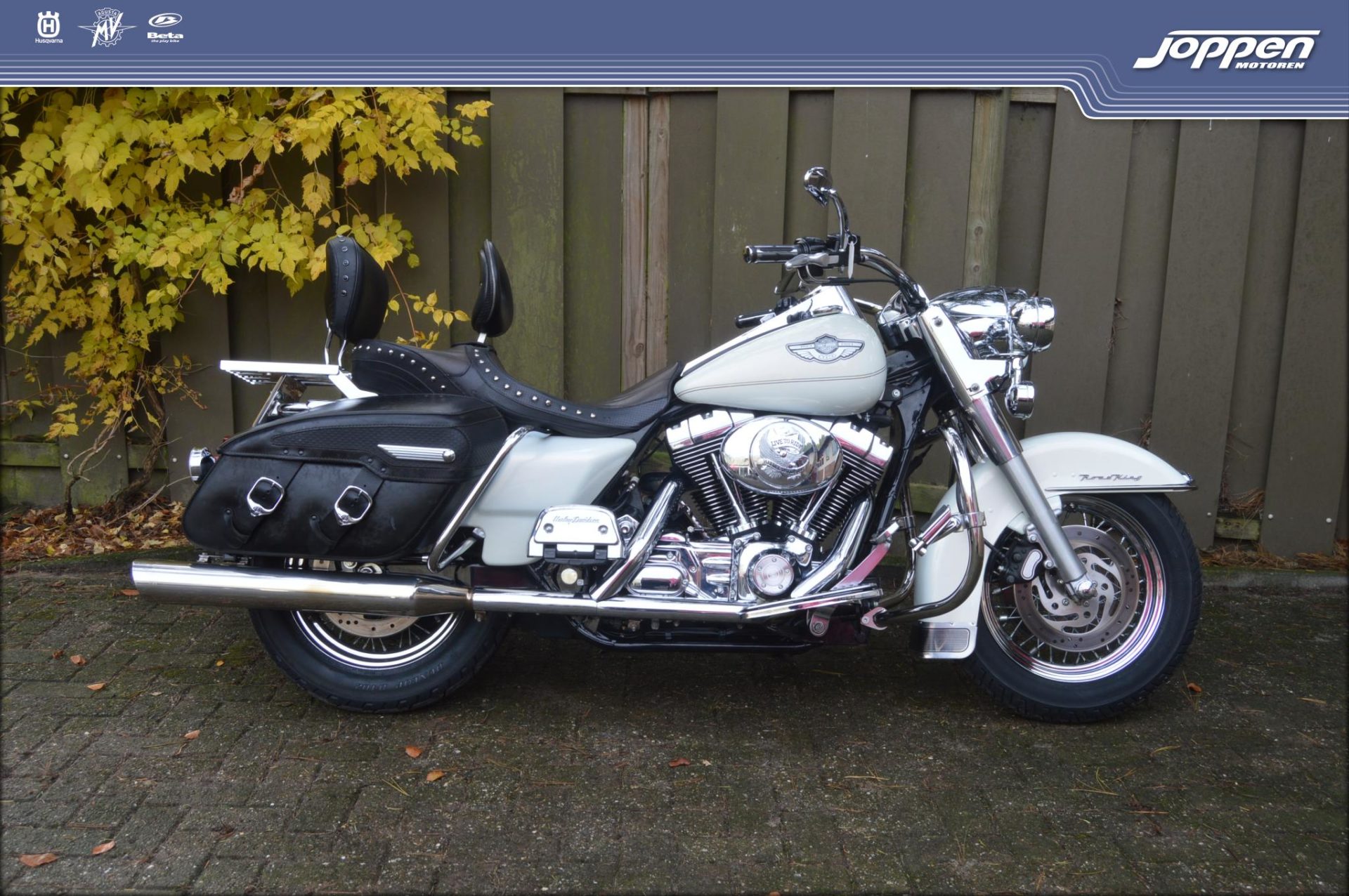 Harley-Davidson® FLHRCI ROAD KING CLASSIC - Joppen Motoren